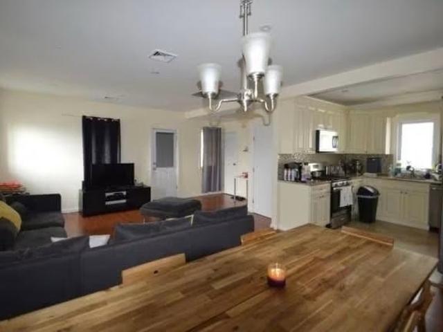 Long Beach Room for Rent 9/1 or 10/1 Move In
