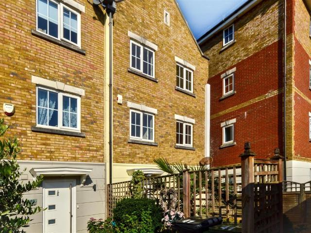 Long Beach View, Eastbourne BN23, 4 bed town house to rent, £1,750 pcm | PrimeLocation