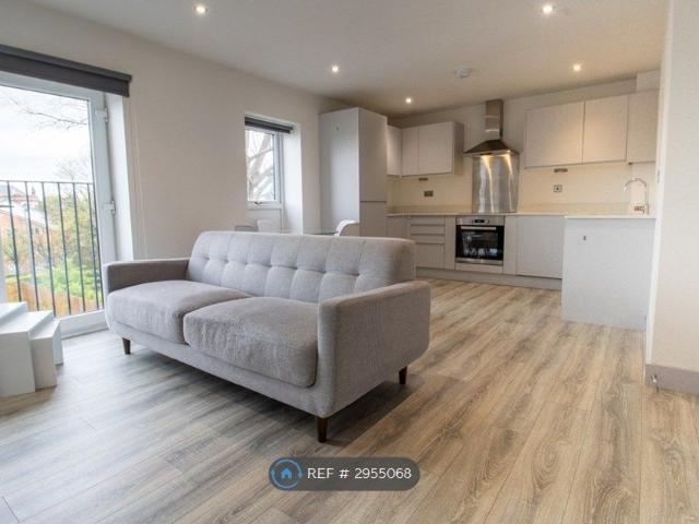 Long Close Lane, Leeds LS9, 2 bed flat to rent, £1,150 pcm | PrimeLocation