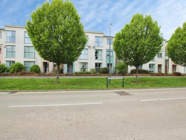 Long Down Avenue, Bristol BS16 6 bed terraced house to rent £3,300 pcm £762 pw