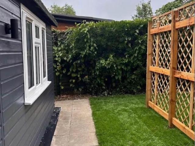 Long Dr, London, HA4 Studio to rent £1,050 pcm £242 pw