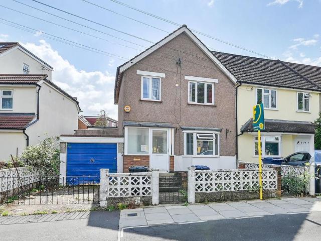 Long Drive, Acton, London, W3 4 bed house to rent £3,400 pcm £785 pw
