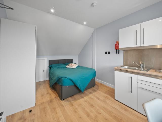 Long Drive, Acton W3, Studio to rent, £1,300 pcm | PrimeLocation