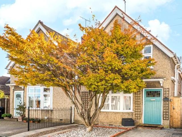 Long Garden Walk, Farnham, 3 Bedroom Semi detached