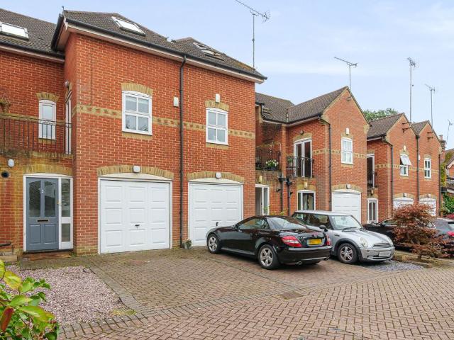 Long Hill Road, Ascot, Berkshire SL5, 3 bed terraced house to rent, £1,850 pcm | PrimeLocation