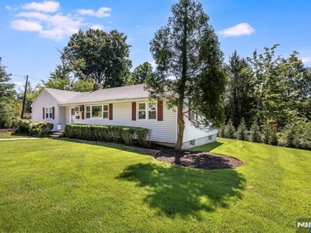 Long Hill Rd, Long Hill, Home For Sale