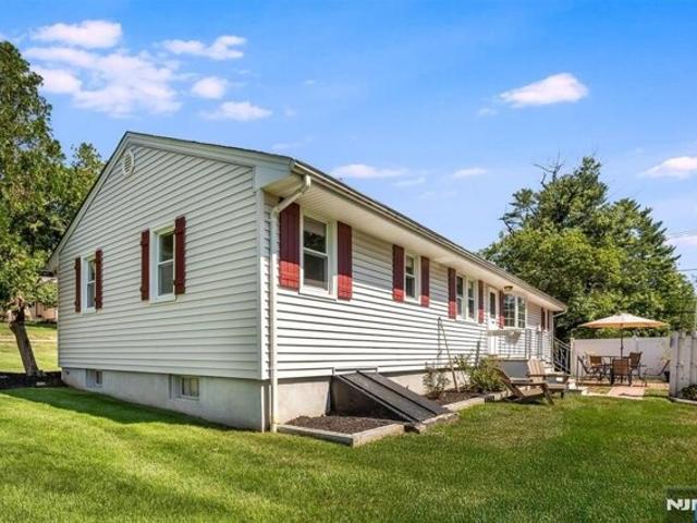 Long Hill Rd, Long Hill, Home For Sale