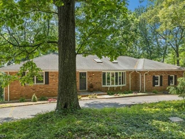 Long Hill Rd, Long Hill Township, Home For Sale