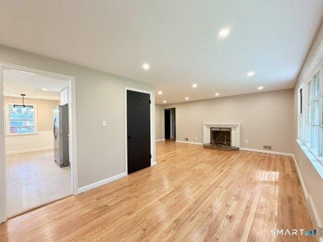 Long Hill Ter, New Haven, Home For Sale
