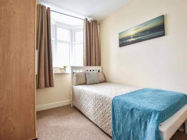 Long Lane, Bexleyheath, Kent DA7, Room to rent, £650 pcm | PrimeLocation