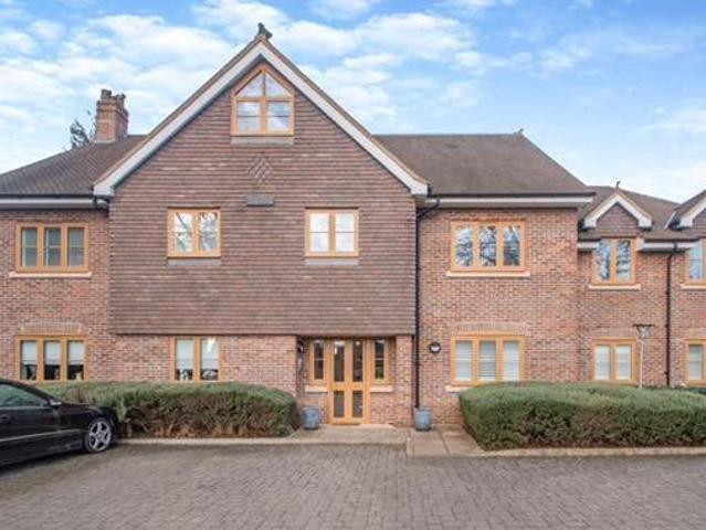 Long Lane, Ickenham, 2 Bedroom Apartment