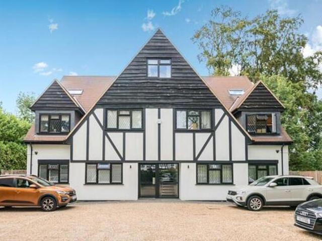 Long Lane, Ickenham, 2 Bedroom Flat