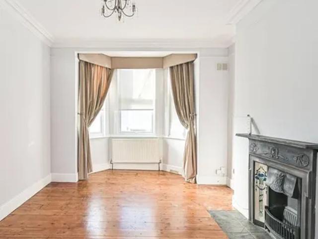 Long Lane, London, N2 8JP, United Kingdom | 3 bed townhouse for rent #140228293 | Rentberry