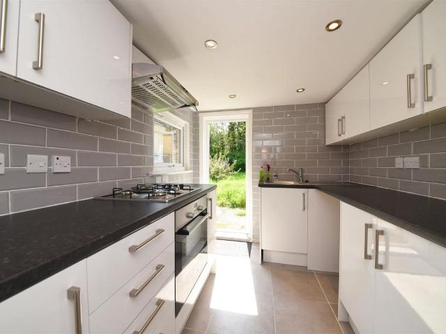Long Lane, London N3, 2 bed property to rent, £2,100 pcm | PrimeLocation