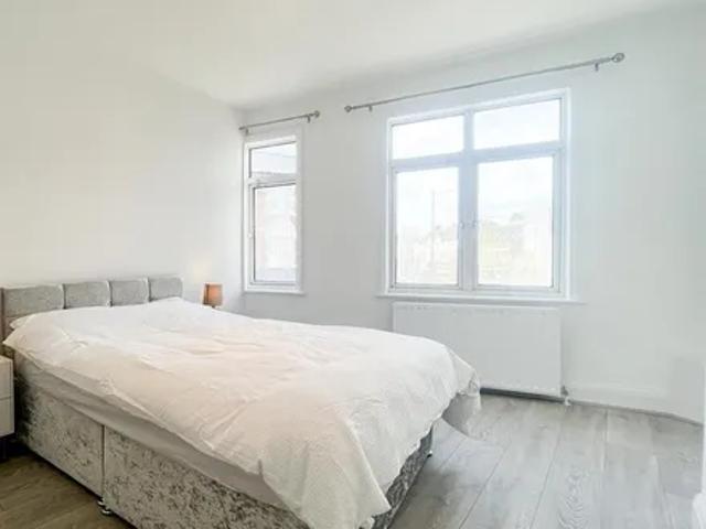 Long Lane, London, N3 2PT, United Kingdom | 3 bed apartment for rent #167549363 | Rentberry