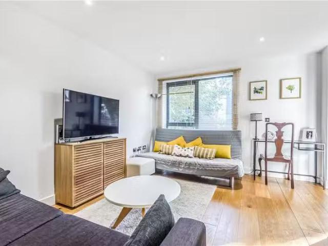 Long Lane, London, SE1 4PR