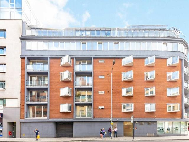 Long Lane, London SE1 Studio to rent £1,750 pcm £404 pw
