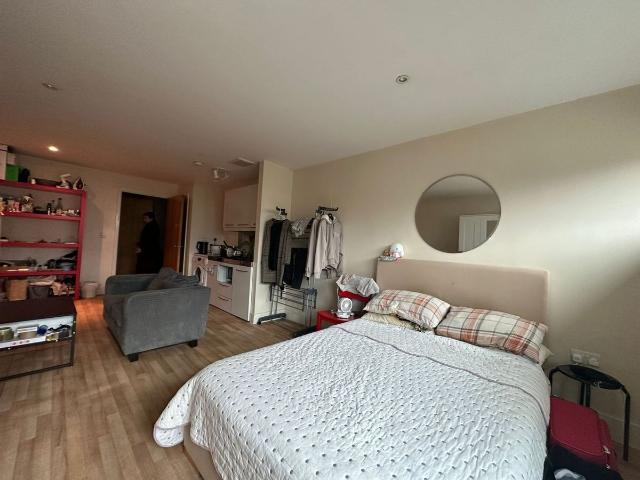 Long Lane, London SE1, Studio to rent, £1,700 pcm | PrimeLocation
