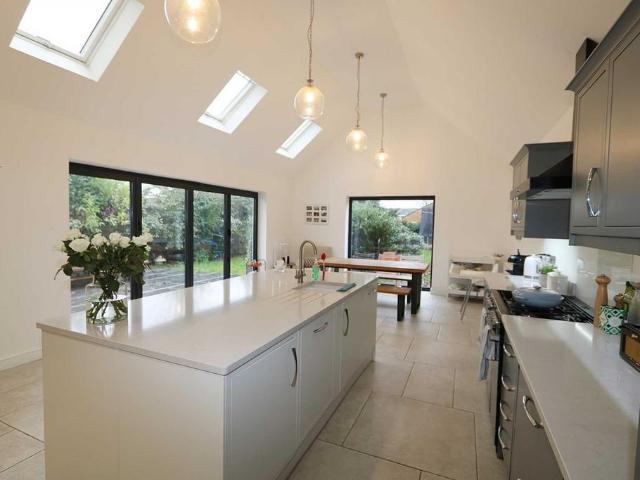 Long Lane, Tilehurst 5 bed detached house to rent £3,250 pcm £750 pw