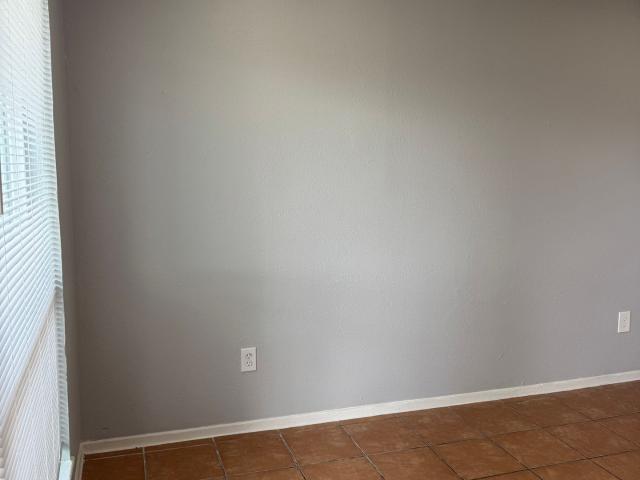 Long Point Plaza Apartments Spring Branch Best Location & ALL BILL PAID