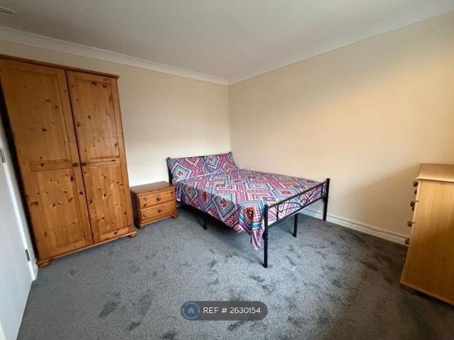 Long Riding, Basildon SS14, Room to rent, £650 pcm | PrimeLocation