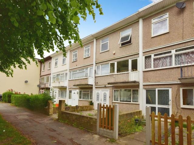 Long Riding, Basildon SS14, 4 bed terraced house to rent, £1,800 pcm | PrimeLocation