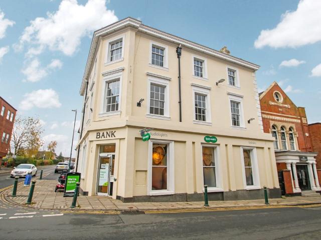 Long Street, Atherstone CV9, 2 bed flat to rent, £825 pcm | PrimeLocation