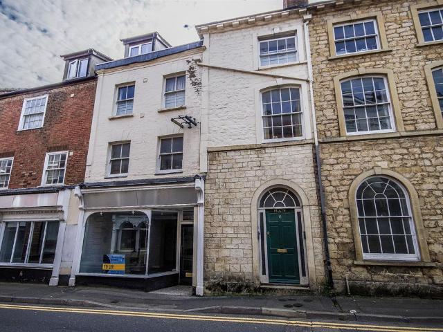Long Street, Dursley GL11, 2 bed flat to rent, £810 pcm | PrimeLocation