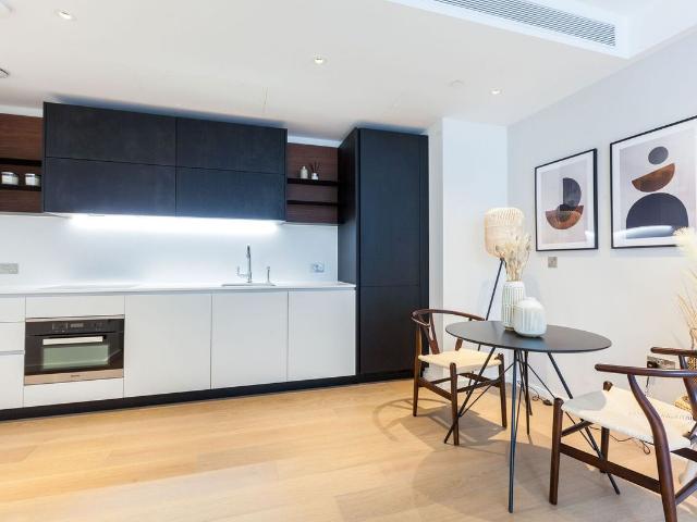 Long Street, Hackney, London E2, 2 bed flat to rent, £3,250 pcm | PrimeLocation