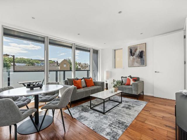 Long Walk, London SE1, 2 bed flat to rent, £3,000 pcm | PrimeLocation