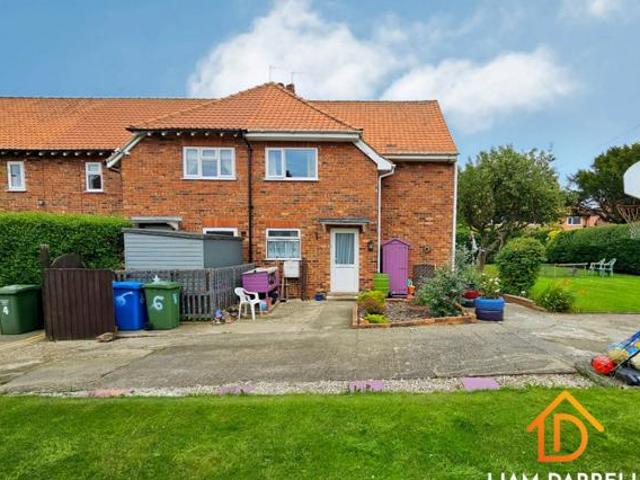 Long Walk, Scarborough, 3 Bedroom End