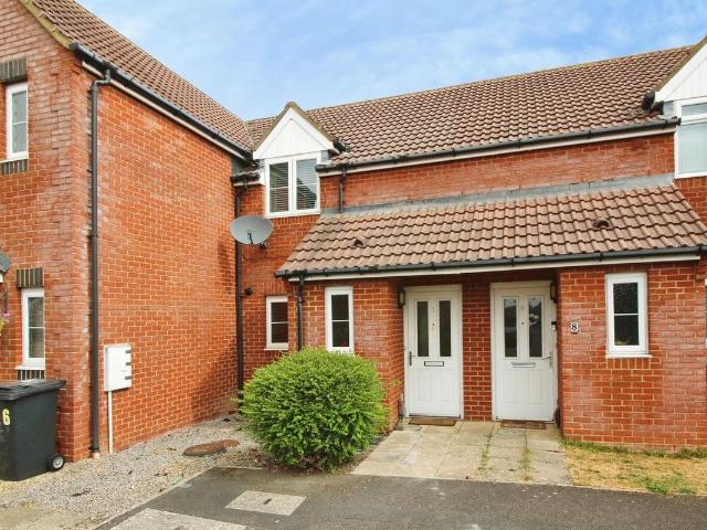 Longcot Close, Stratton SN3, 2 bed terraced house to rent, £1,200 pcm | PrimeLocation