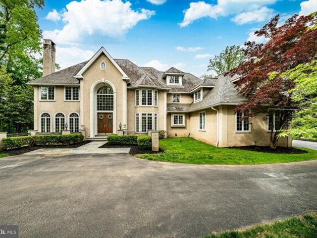 Longchamps Dr, Devon, Home For Sale