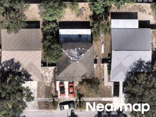 Longcrest Dr