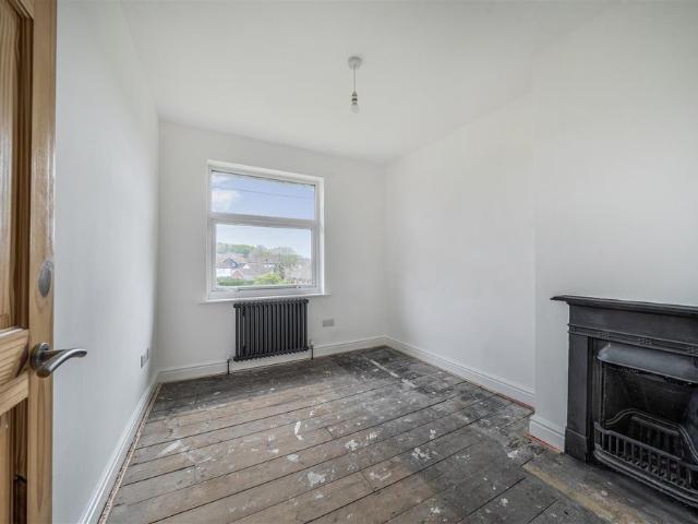 Longcroft Avenue, Devizes, SN10