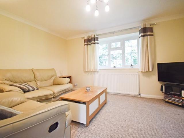 Longacre Rise, Chineham