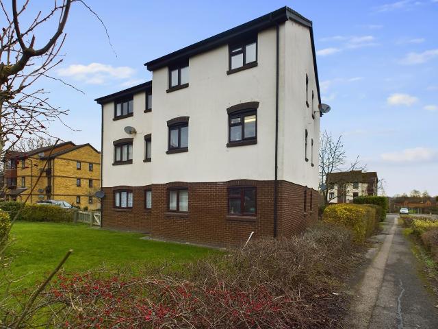 Longacre Road, Singleton, Ashford TN23, 2 bed flat to rent, £1,150 pcm | PrimeLocation