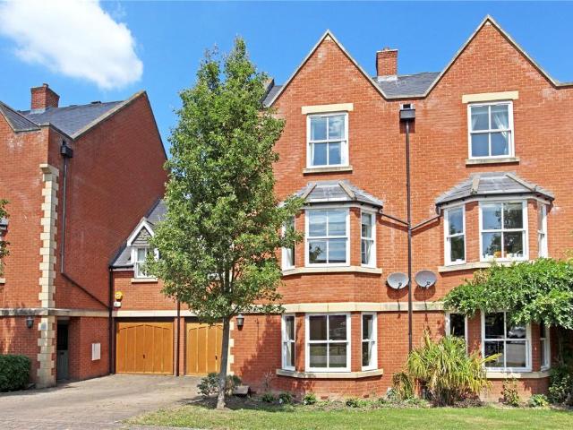 Longbourn, Imperial Park, Imperial. 4 bed link detached house to rent £3,825 pcm £883 pw