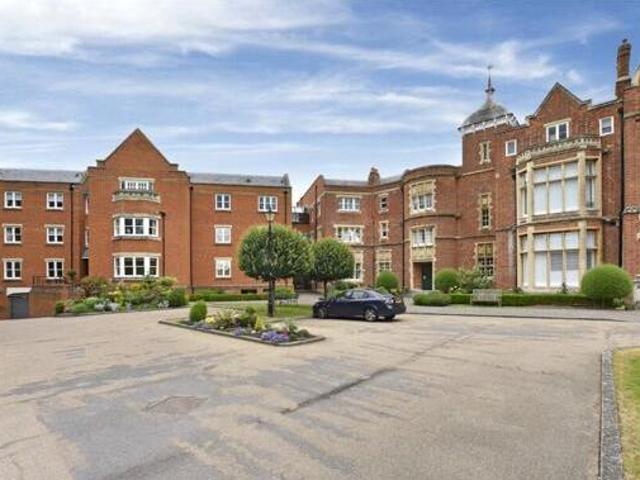Longbourn, Pemberley Lodge, Windsor, 2 Bedroom Apartment