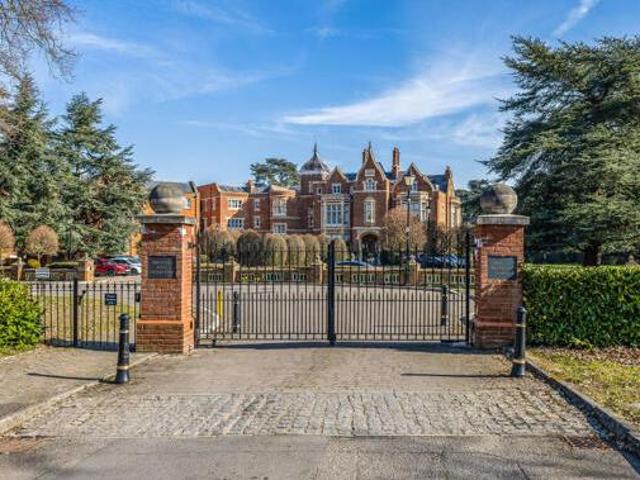 Longbourn, Windsor, 2 Bedroom Flat