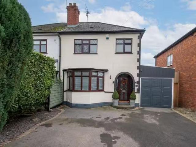 Longbridge Lane, Birmingham, West. 3 bed semi detached house f.