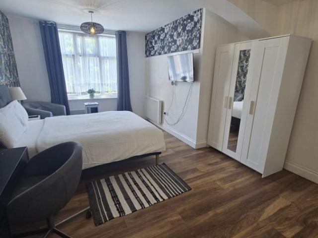 Longbridge Road, Barking IG11, 7 bed detached bungalow to rent, £1,050 pcm | PrimeLocation