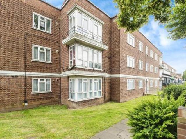 Longbridge Road, Barking, London. 2 bed flat to rent £1,972 pcm £455 pw