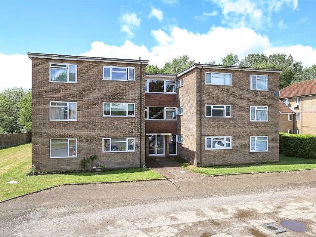 Longbridge Road, Horley, Surrey RH6, 1 bed flat to rent, £1,200 pcm | PrimeLocation