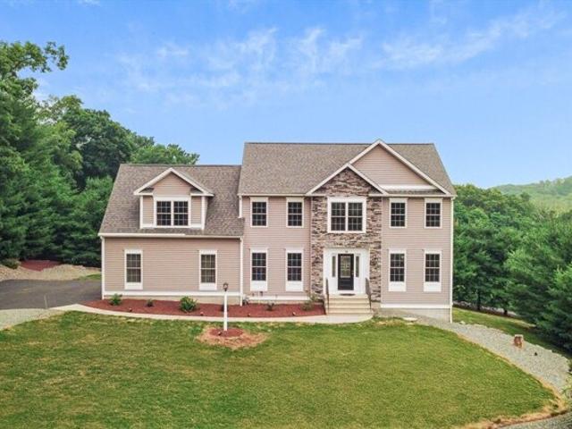 Longbrook Dr, Cumberland, Home For Sale
