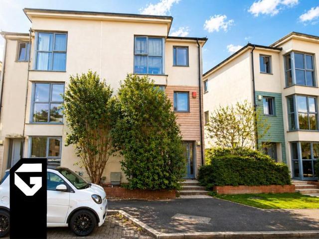 Longdown Avenue 6 bed end of terrace house to rent £3,900 pcm £900 pw