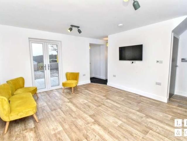 Longdowns, Penryn, TR10