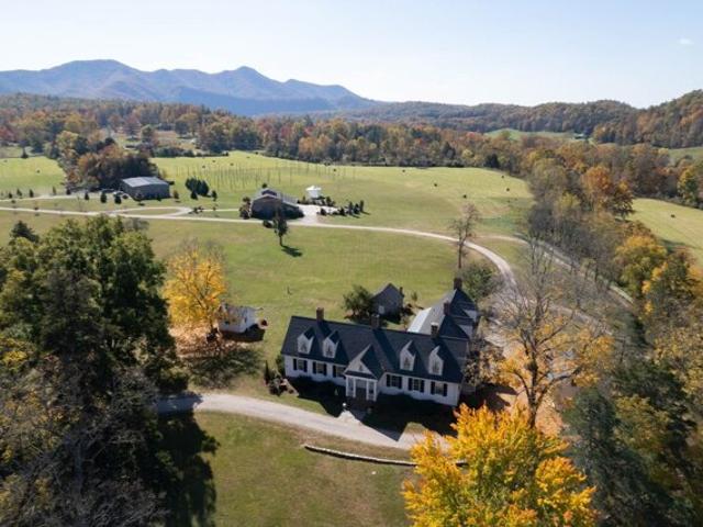 Longdale Furnace Rd, Clifton Forge, Farm House For