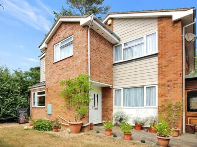 Longden Close, Haynes, 5 Bedroom Detached