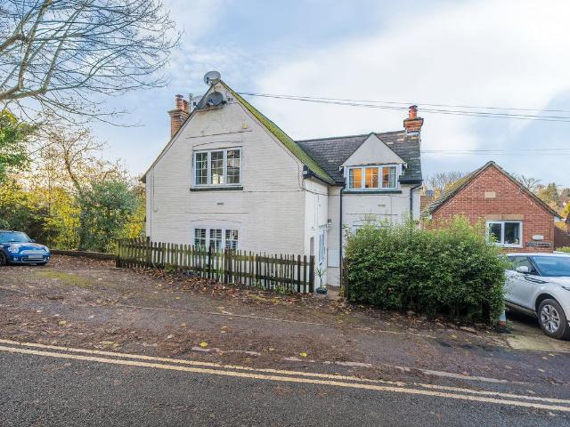 Longdene Road, Haslemere GU27, 1 bed flat to rent, £950 pcm | PrimeLocation